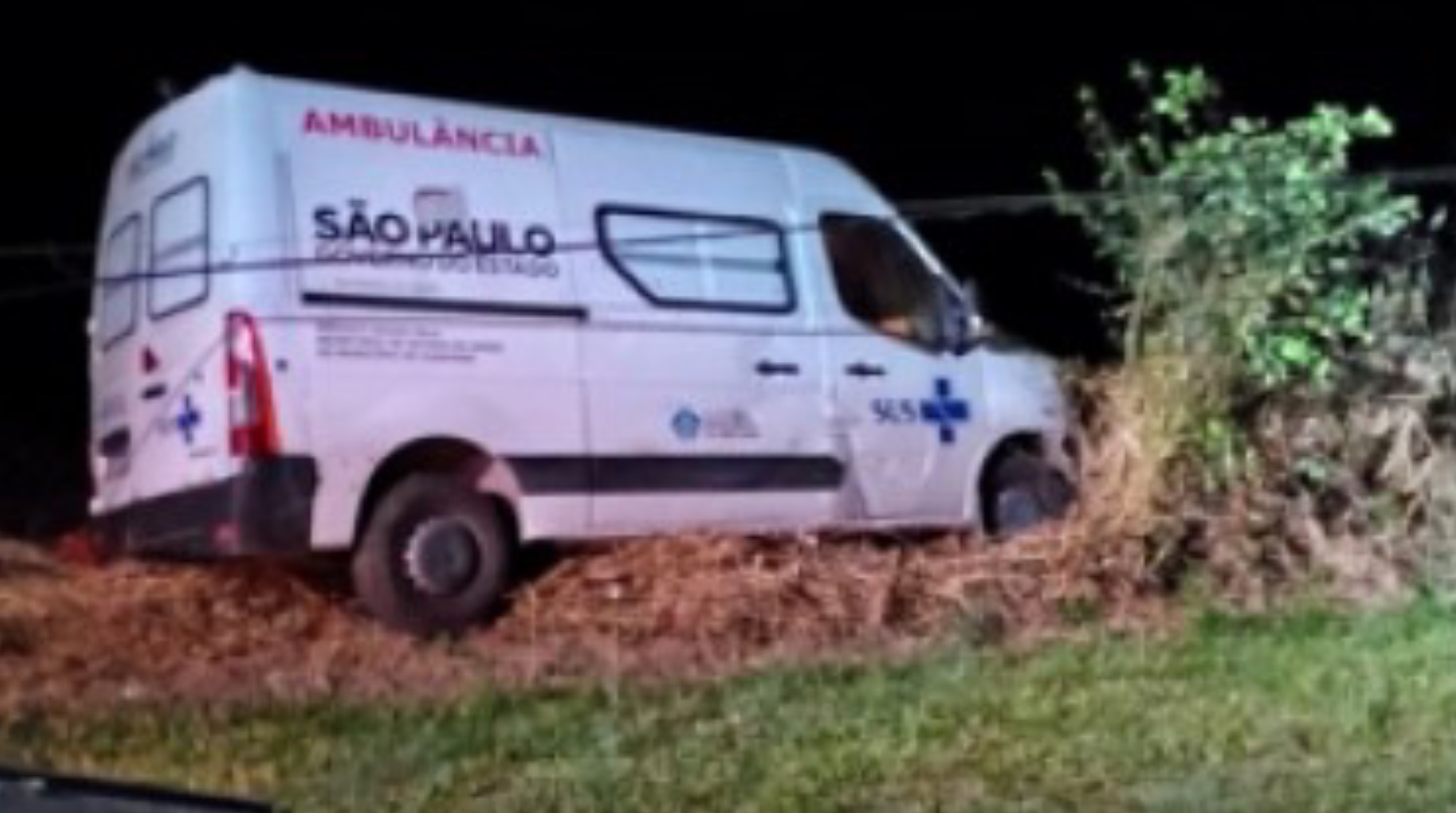 Ambulância de Guapiara se envolve em colisão na SP-250, mas não há feridos - Itapeva Alerta